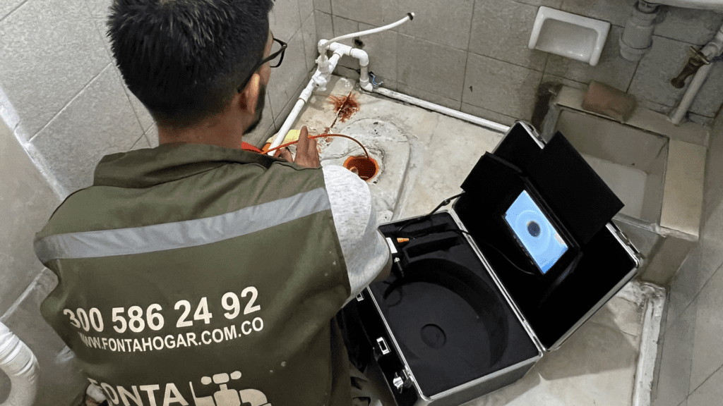 ¡Adiós atascos! Descubre cómo destapar una tubería tapada en minutos ...